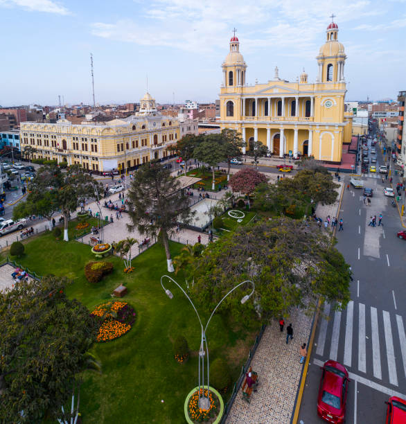 Lima a Chiclayo en Bus Pasajes, Horarios y Tiempo - Buscobus Perú